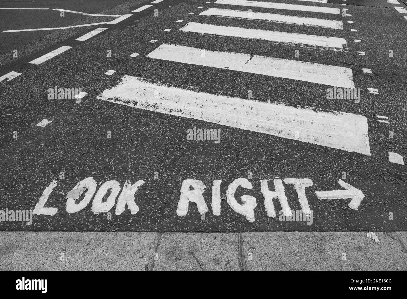 Look right sign in the streets of London Stock Photo - Alamy