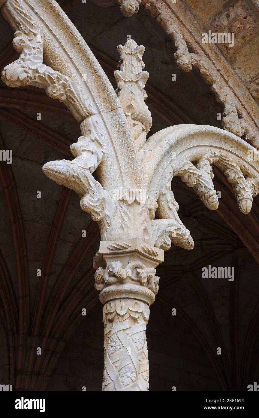 Mullion dividing a window in the cloister of the Jerónimos Monastery in ...