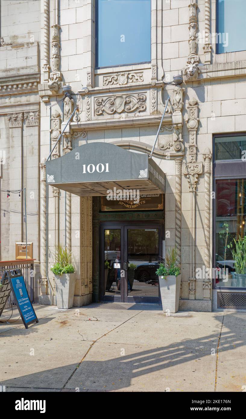 V shaped building hi-res stock photography and images - Alamy