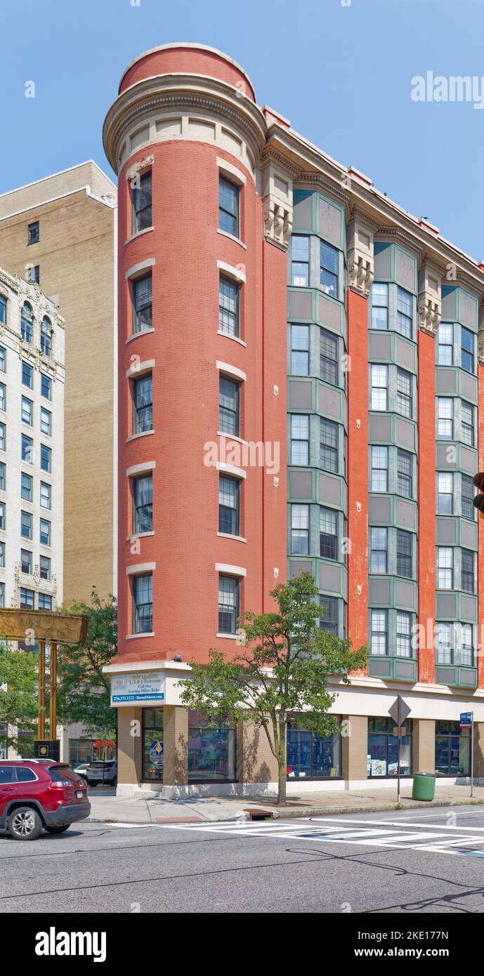 Triangular shaped building hi-res stock photography and images - Alamy