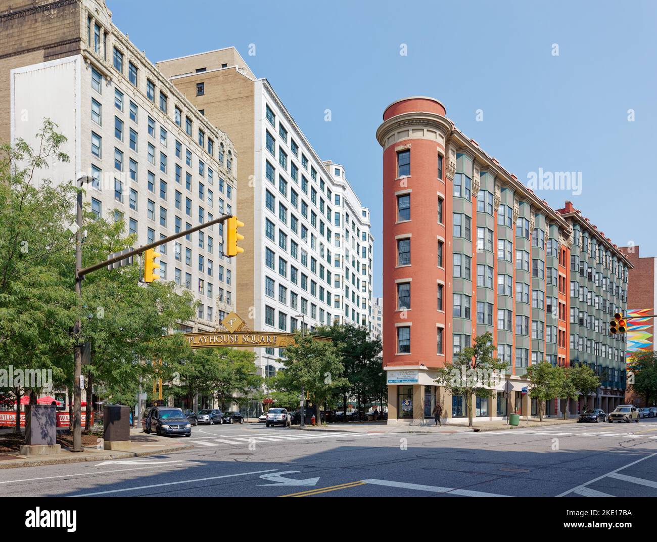 V shaped building hi-res stock photography and images - Alamy