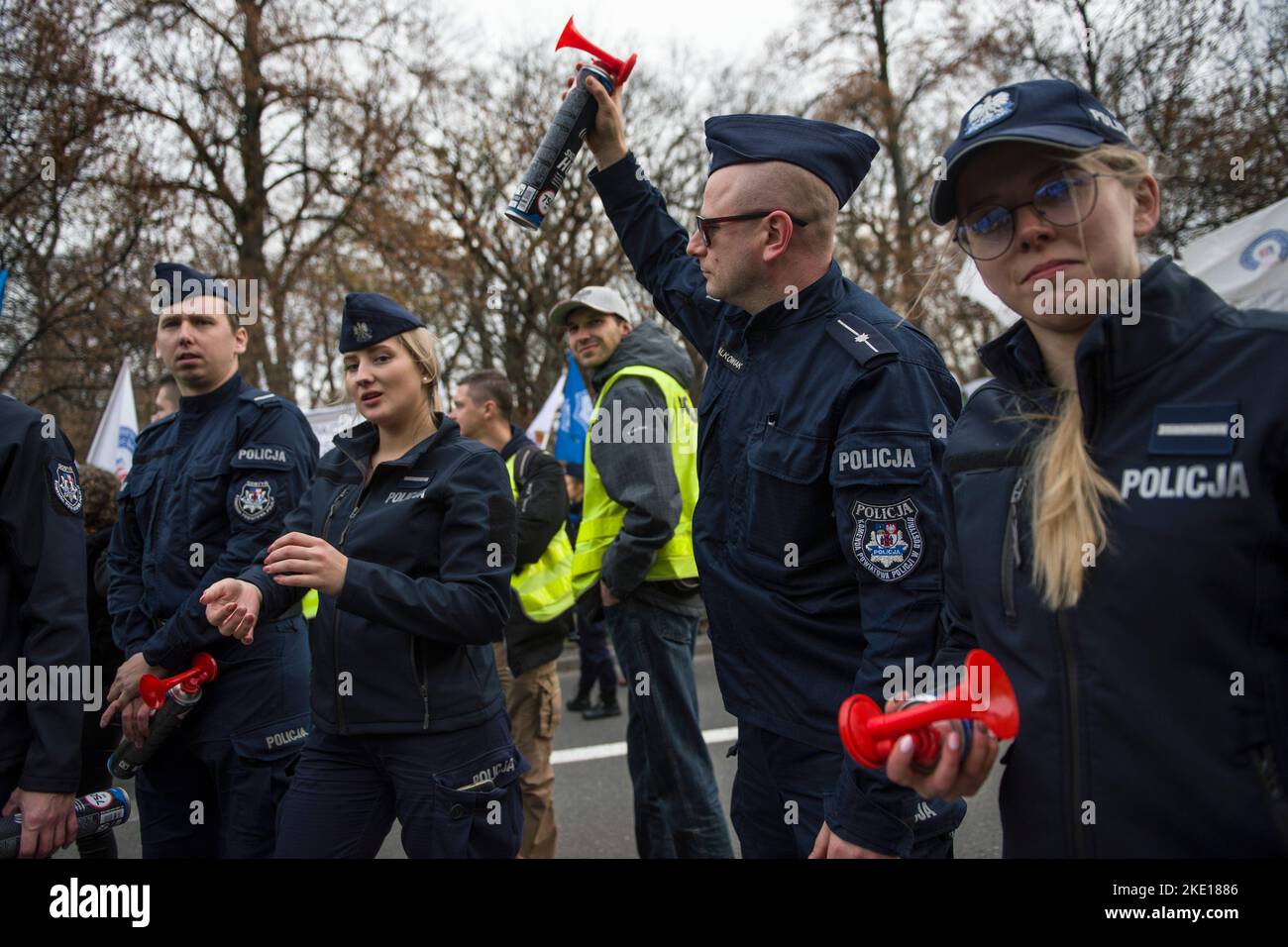 Police officers guard warsaw hi-res stock photography and images - Alamy