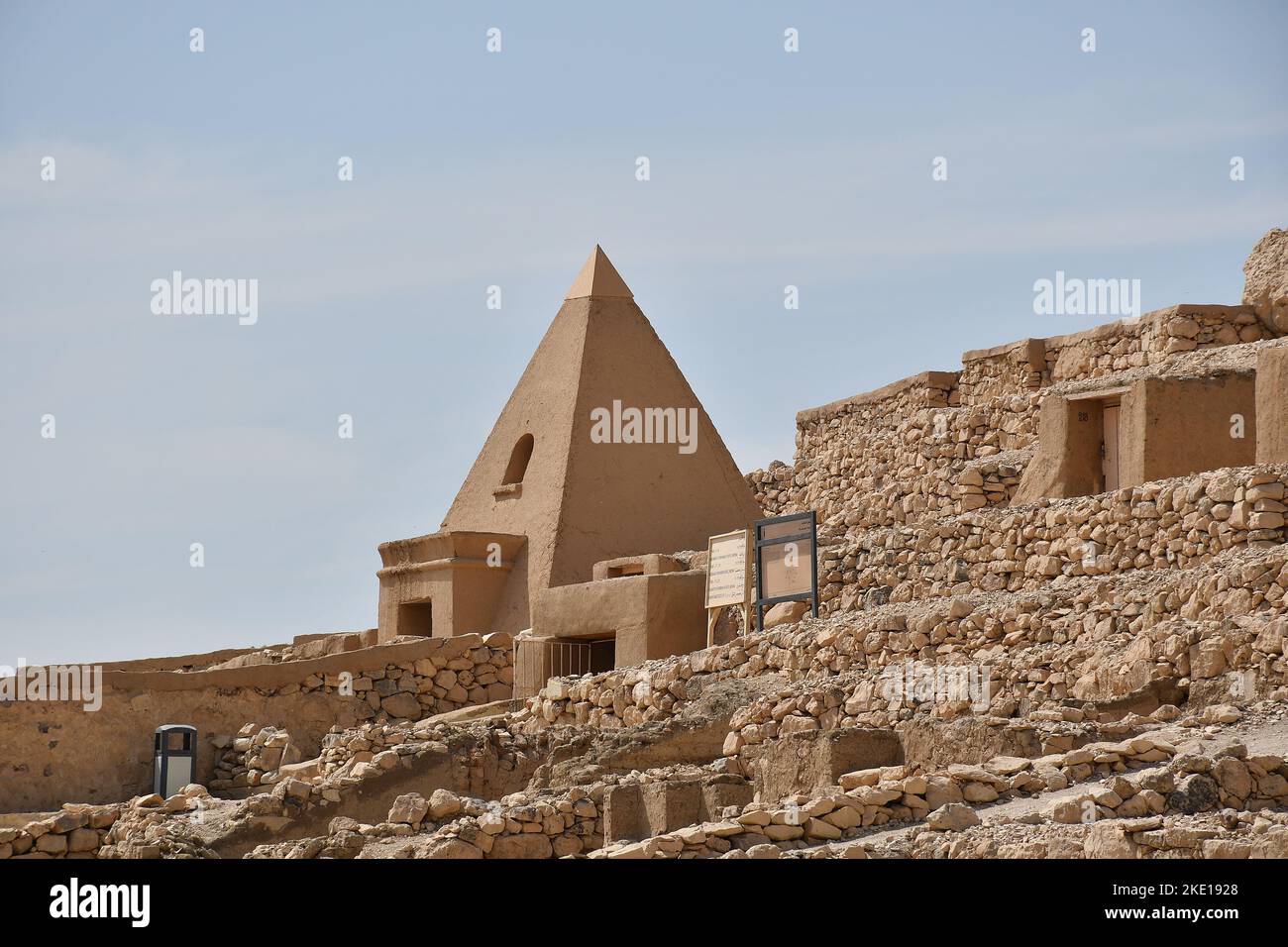 Deir el-Medina, or Dayr al-Madinah, an ancient Egyptian workmen´s ...