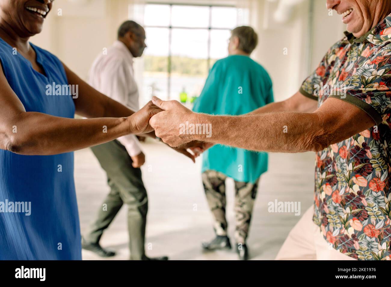70 79 years group couple dance hi-res stock photography and images - Alamy