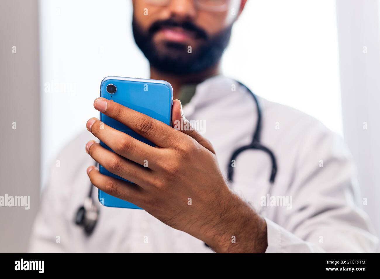 India healthcare doctor hi-res stock photography and images - Alamy