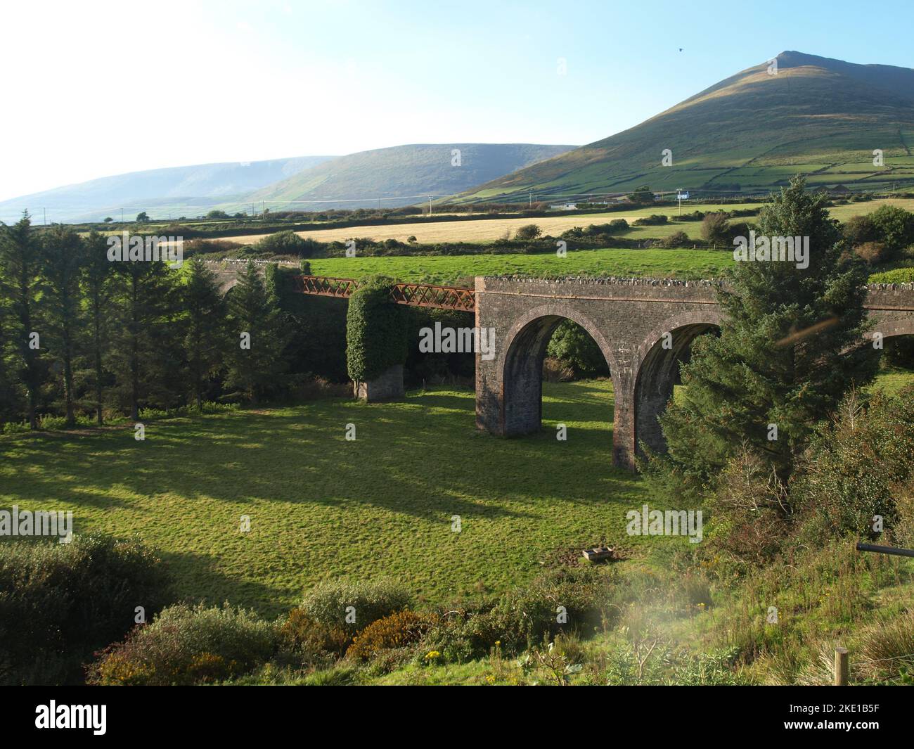 Abandoned farm house in ireland hi-res stock photography and images - Alamy