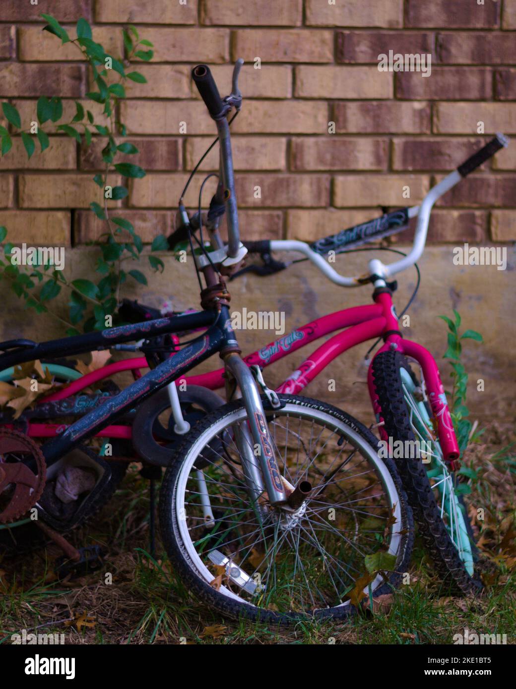 Broken bikes hi-res stock photography and images - Alamy