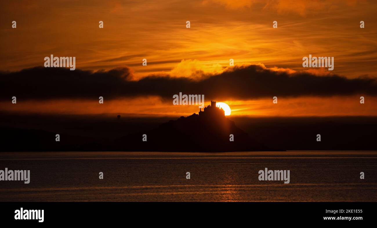 Emerging sun above st michaels mount hi-res stock photography and images - Alamy