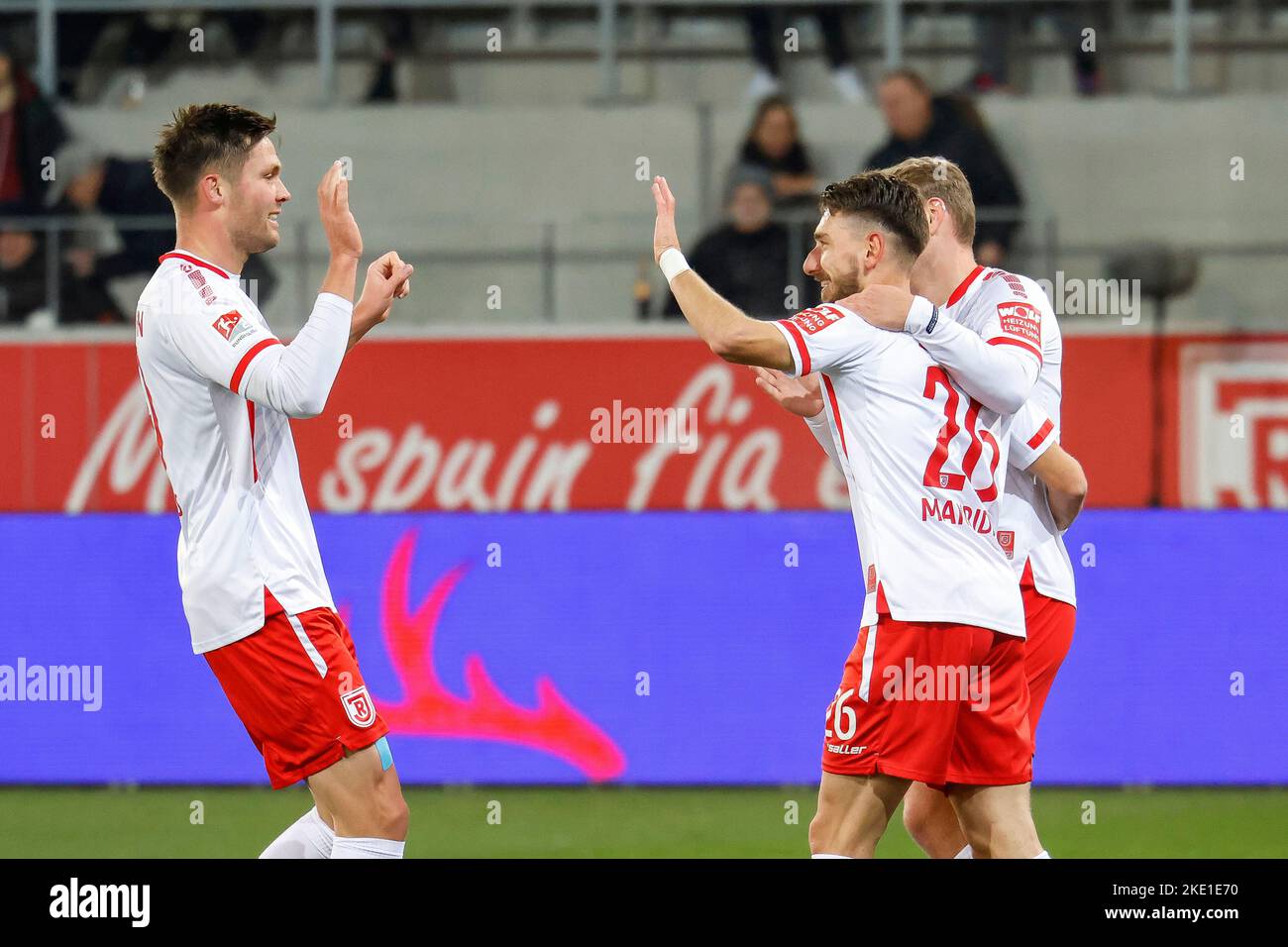 Regensburg, Germany. 09th Nov, 2022. Soccer: 2nd Bundesliga, Jahn ...
