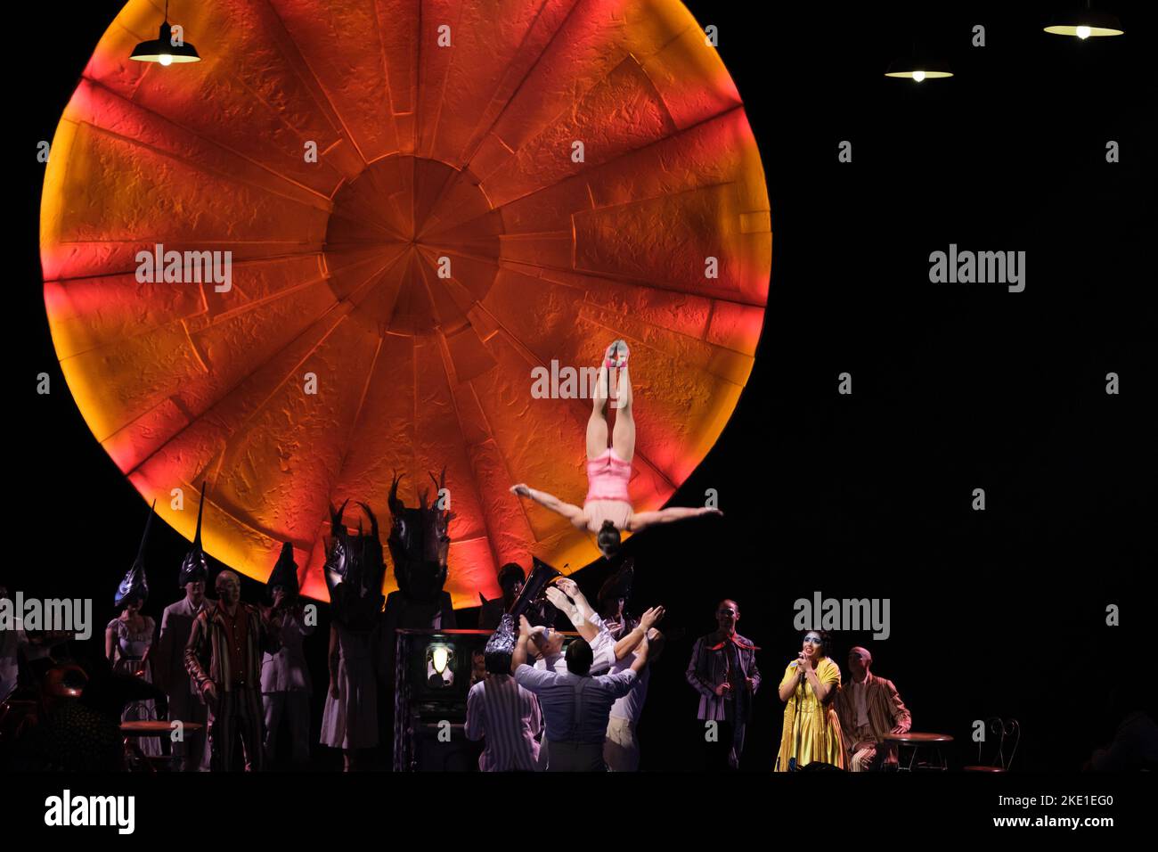 Actors of cirque hi-res stock photography and images - Alamy