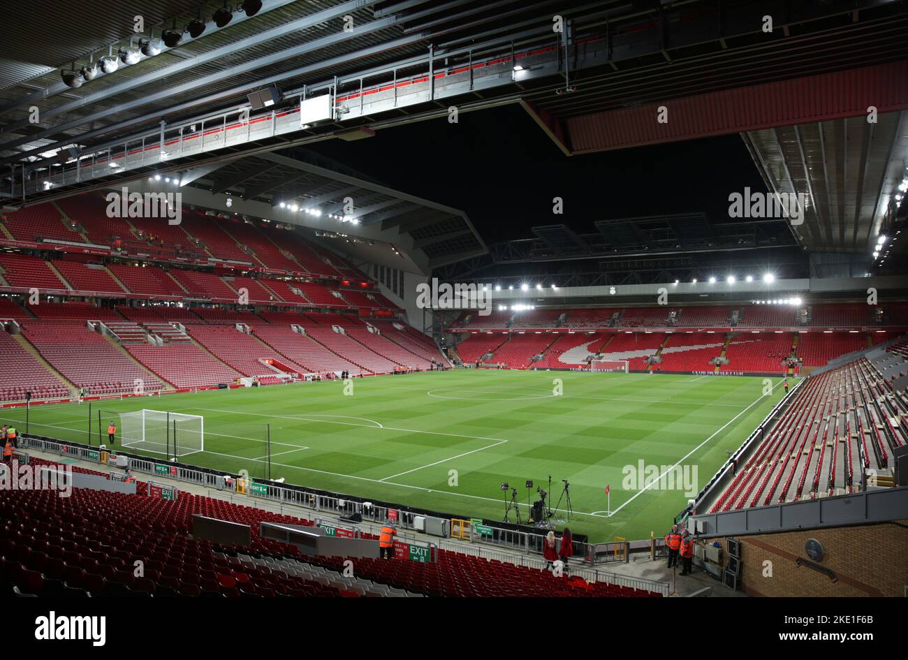 Merseyside derby anfield stadium hi-res stock photography and images ...