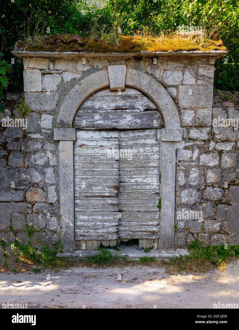 old stone gate Stock Photo - Alamy