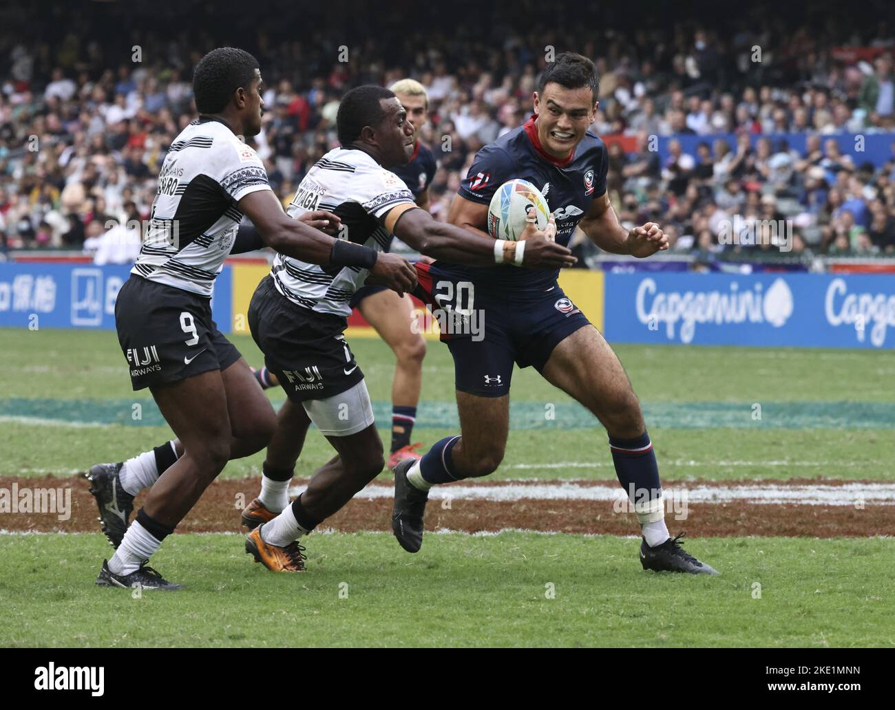 ***FOR NON-COMMERCIAL USE ONLY*** Sam Walsh of the USA runs with the ...