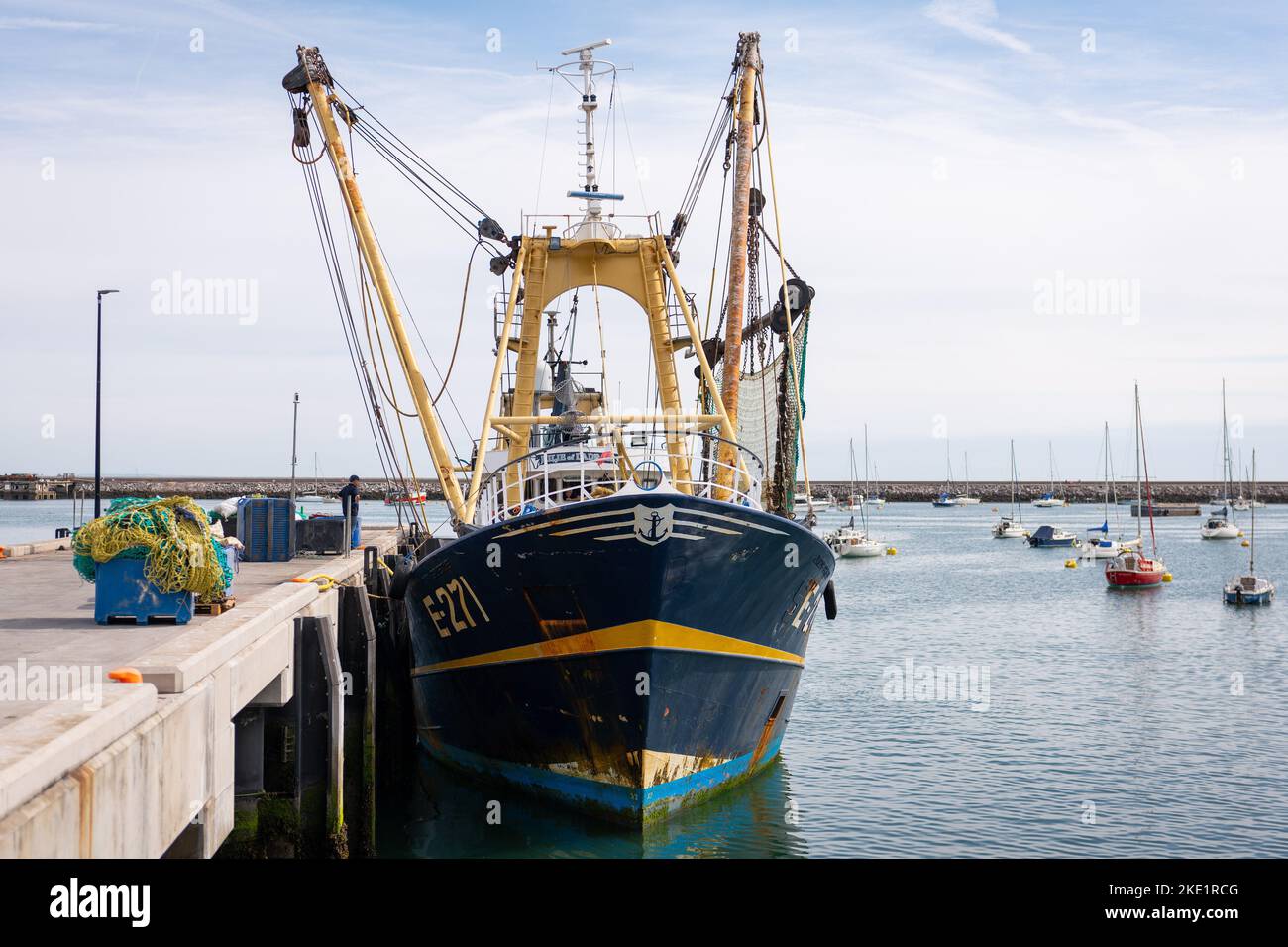 Fishing boats in the harbour at Brixham Fish Market, Brixham, South ...