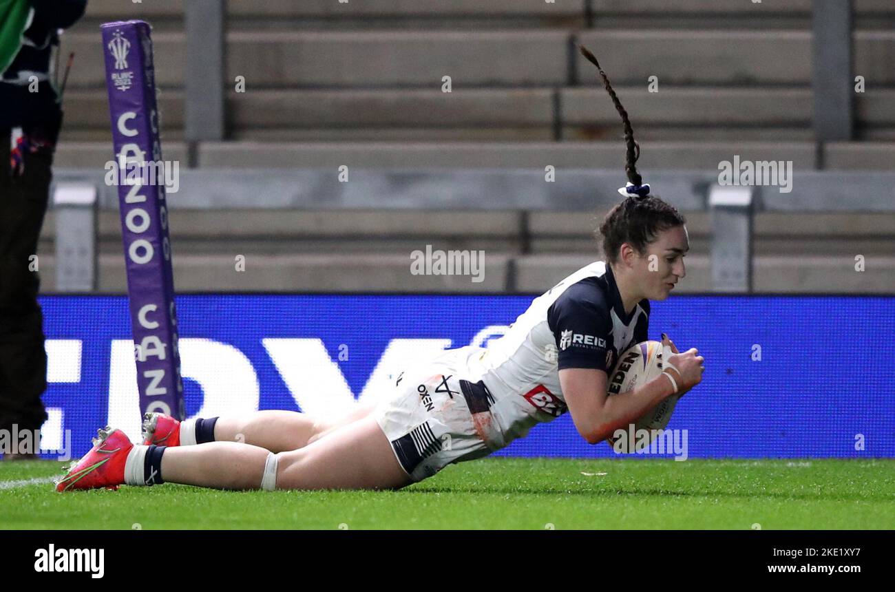 England's Leah Burke dives in to score a try during the Women's Rugby ...