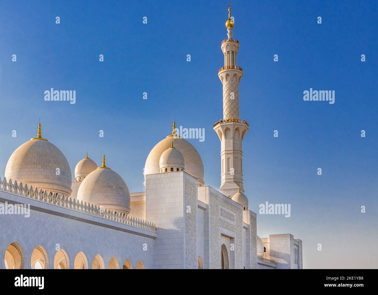 Domes and minaret of Sheikh Zayed Grand Mosque in Abu Dhabi, United ...