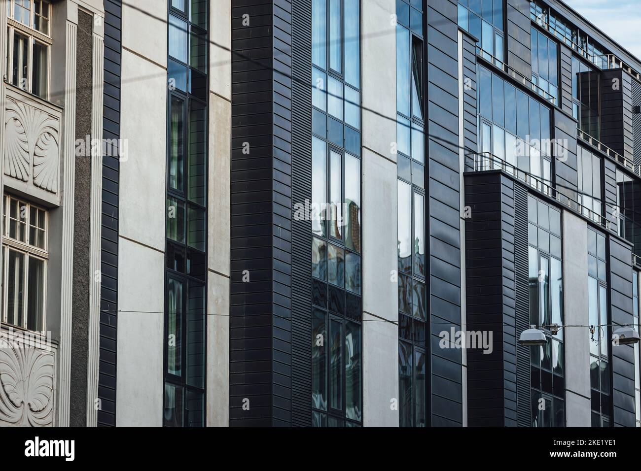 A modern glass building structure Stock Photo - Alamy