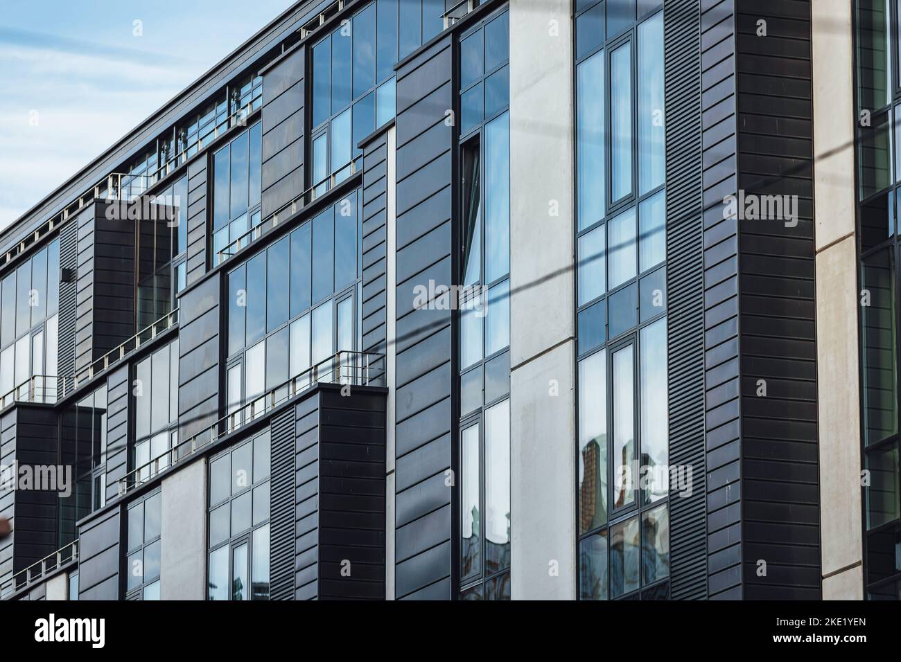 A modern glass building structure Stock Photo - Alamy