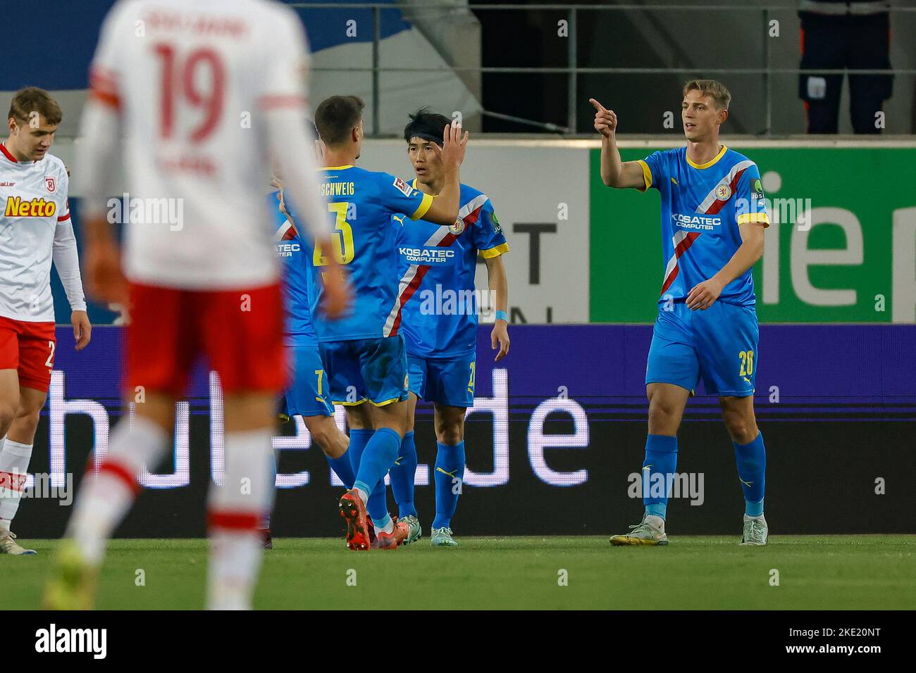 Regensburg, Germany. 09th Nov, 2022. Soccer: 2nd Bundesliga, Jahn ...