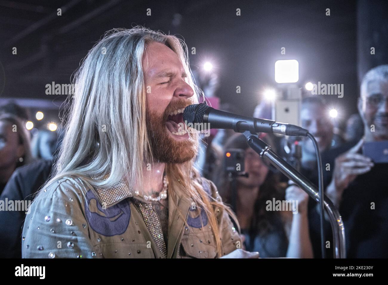 Sam Ryder performing at La 2 de Apolo, Barcelona 8 Nov. 2022 ...