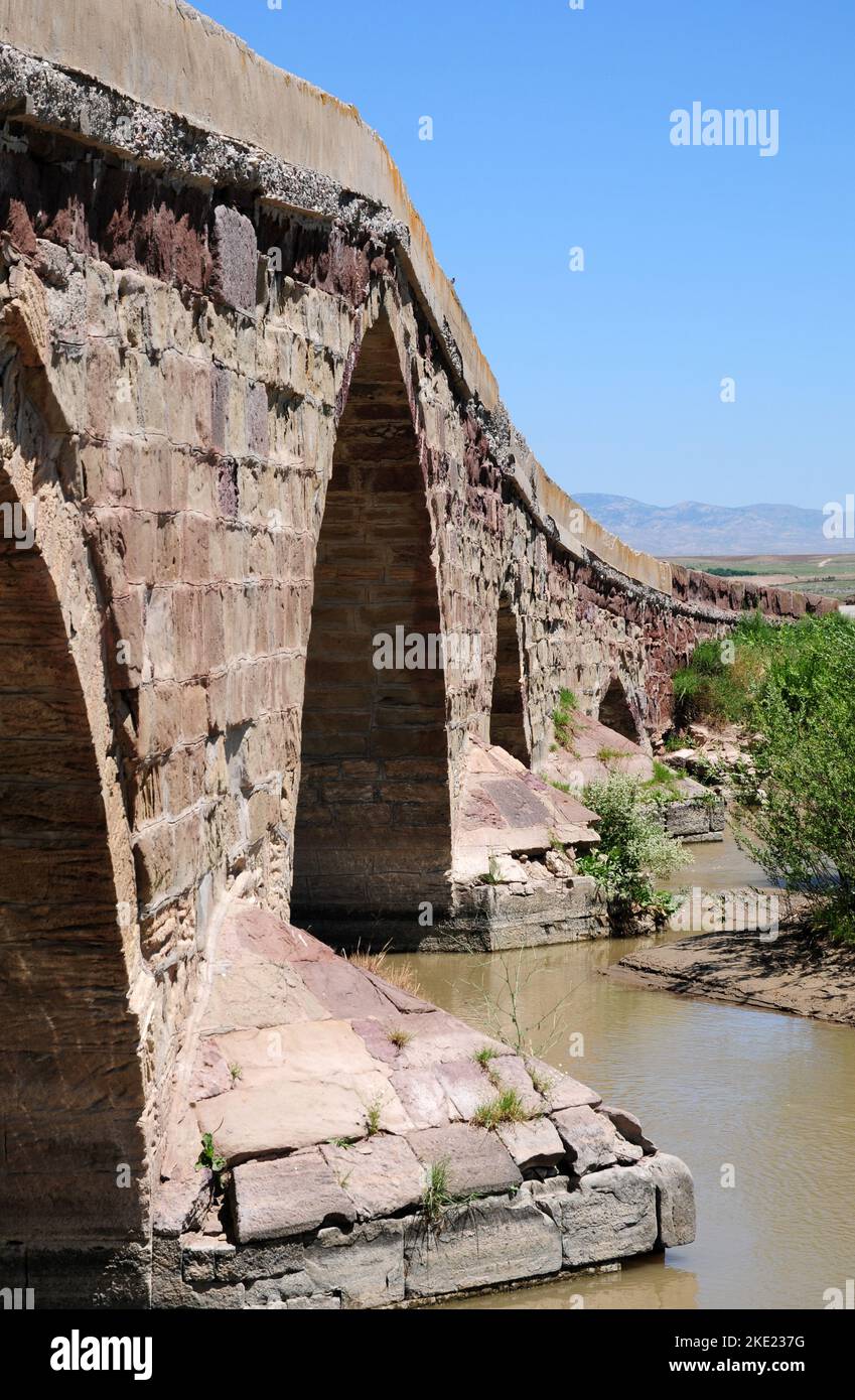 Historical Sekili Bridge - Yozgat - TURKEY Stock Photo - Alamy