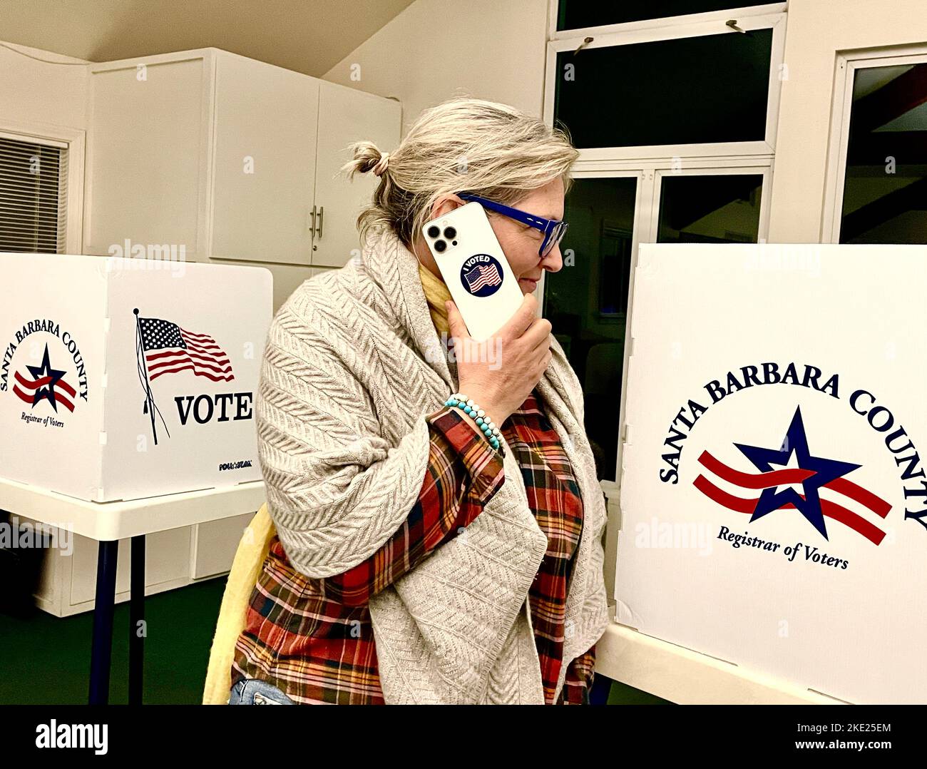 Voting booths hi-res stock photography and images - Alamy