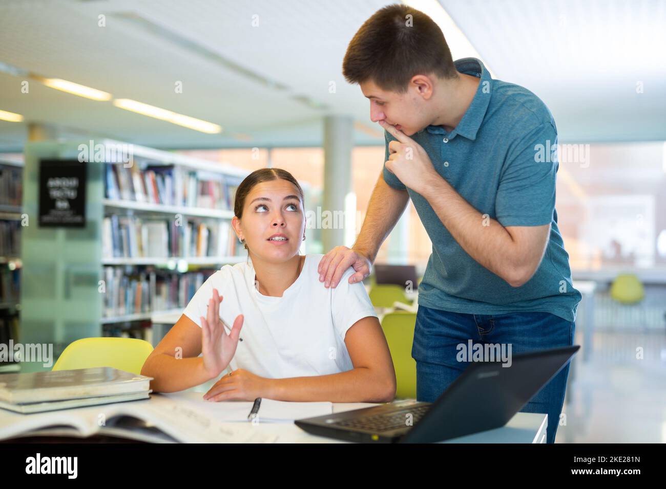 Read explain hi-res stock photography and images - Alamy