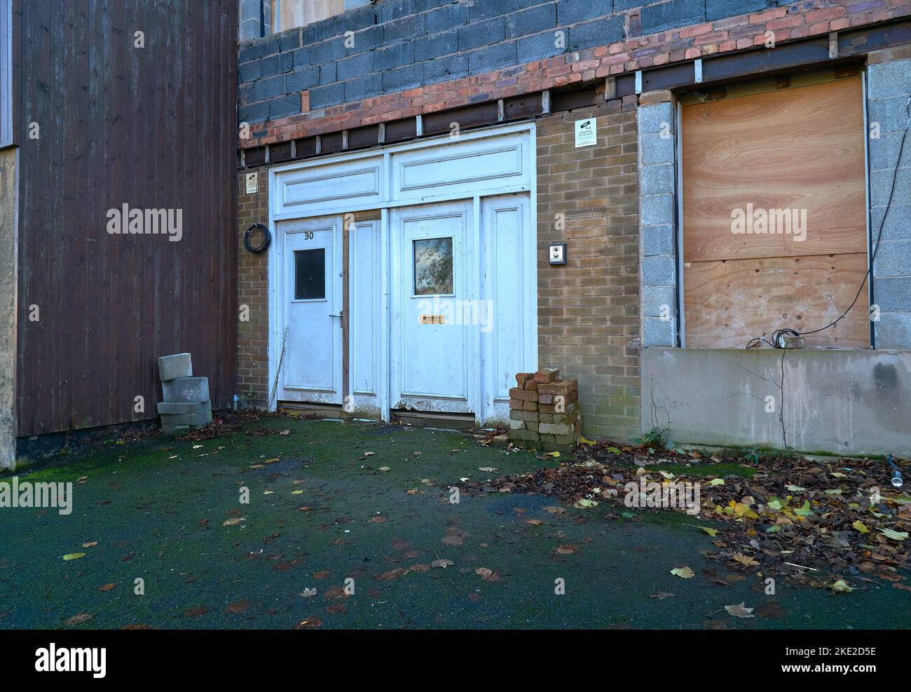 Run down building in Mansfield, Nottinghamshire, UK Stock Photo - Alamy