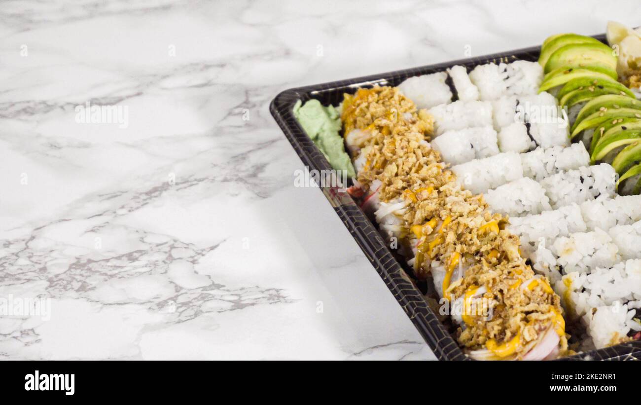 Pre packaged sushi hi-res stock photography and images - Alamy