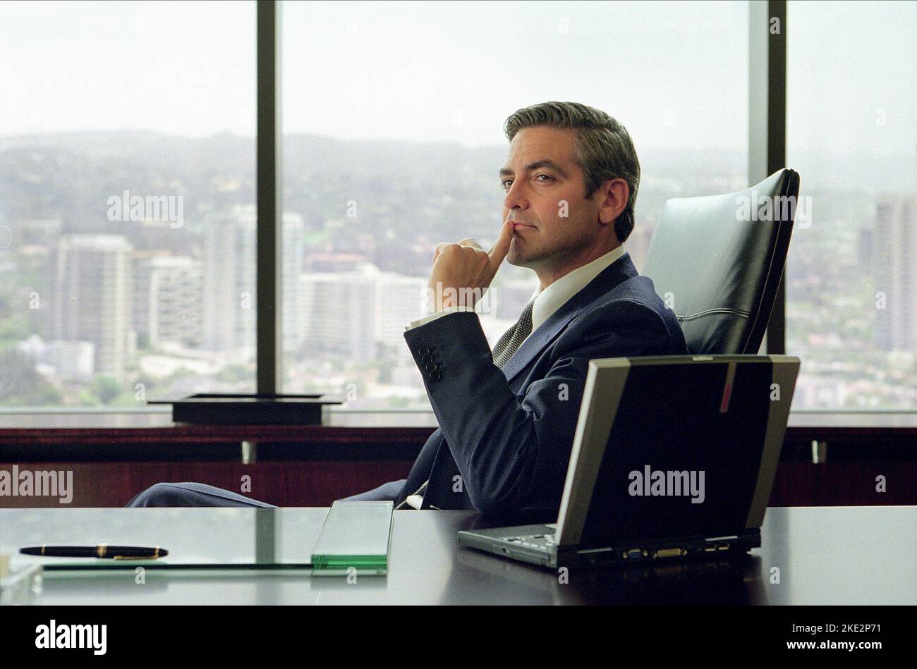 INTOLERABLE CRUELTY, GEORGE CLOONEY, 2003 Stock Photo - Alamy