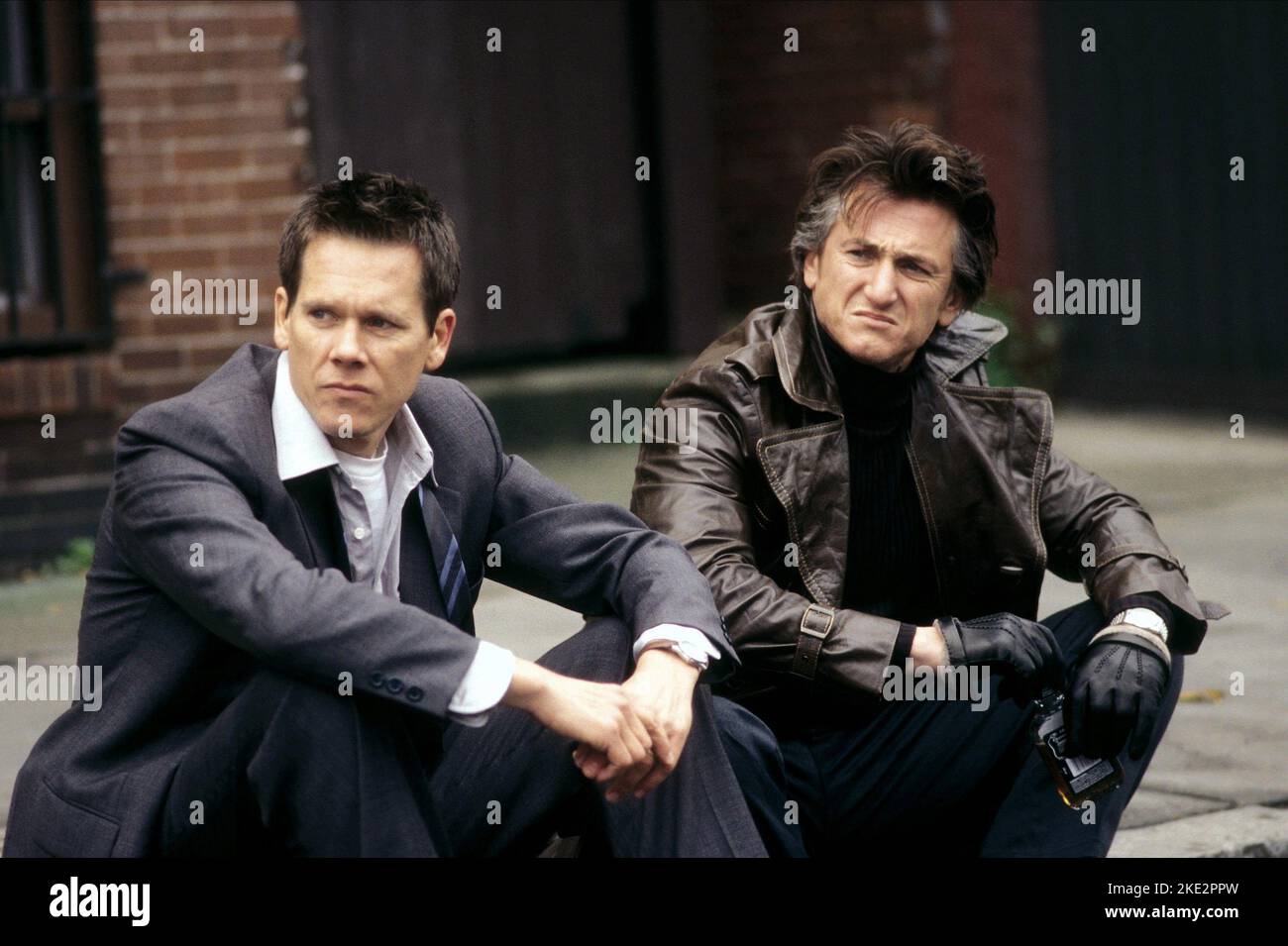 MYSTIC RIVER, KEVIN BACON, SEAN PENN, 2003 Stock Photo - Alamy