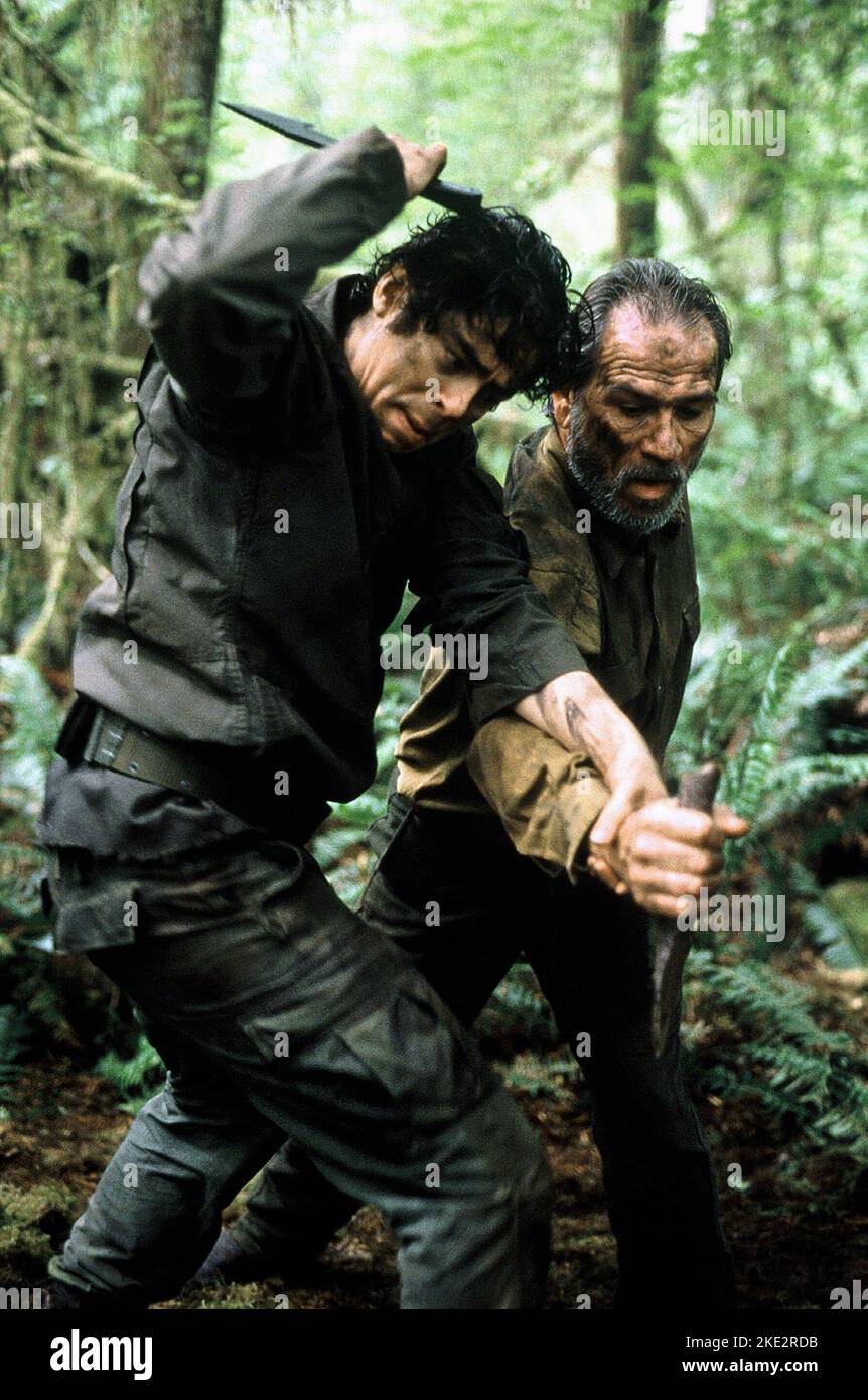 Benicio del toro hunted 2003 hi-res stock photography and images - Alamy