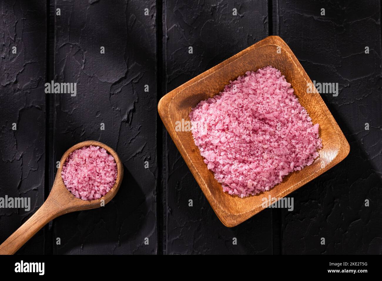 fine red wine salt crystals in spoon and bowl Stock Photo - Alamy