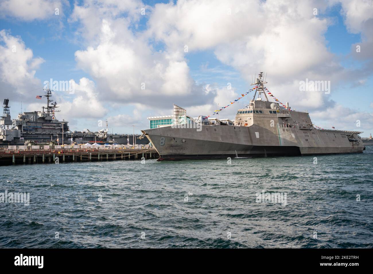 Uss montgomery lcs 8 hi-res stock photography and images - Alamy