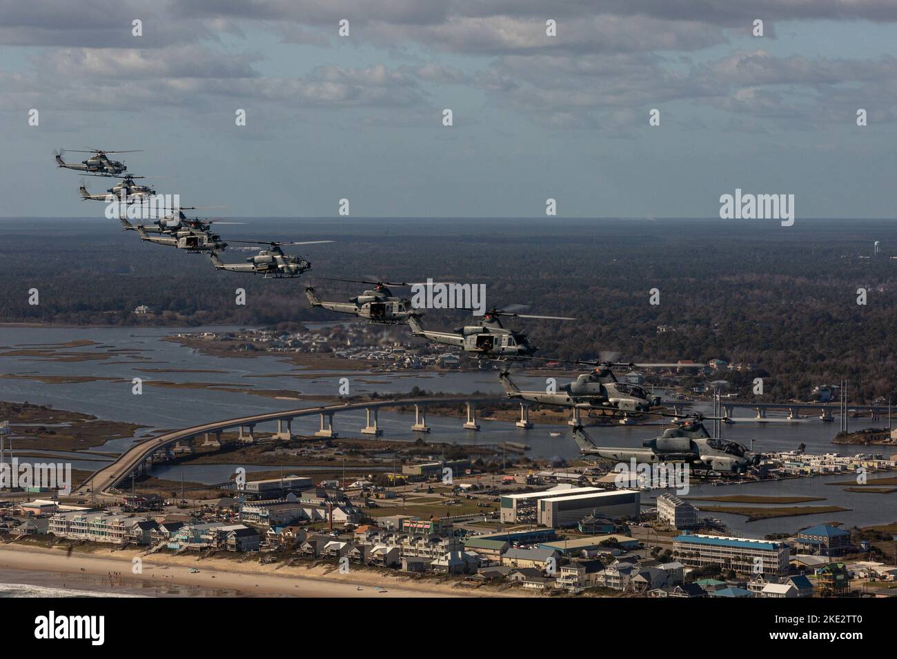 U.S. Marines with Marine Light Attack Helicopter Squadron (HMLA) 269 ...