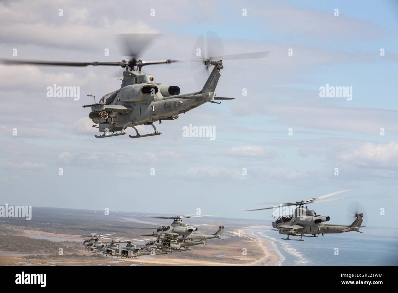 U.S. Marines with Marine Light Attack Helicopter Squadron (HMLA) 269 ...