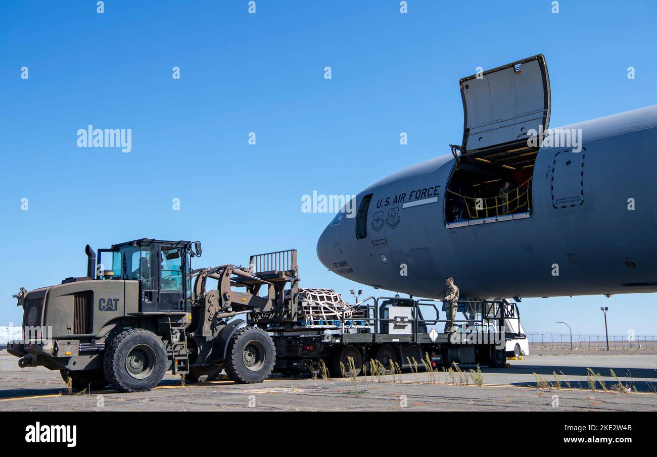 U.S. Air Force Airmen with the 60th Air Mobility Wing and 921st ...