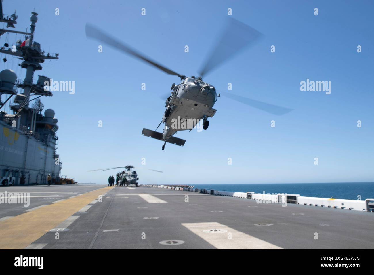 221109-N-IL330-1216 TASMAN SEA (Nov. 9, 2022) – An MH-60S Sea Hawk ...
