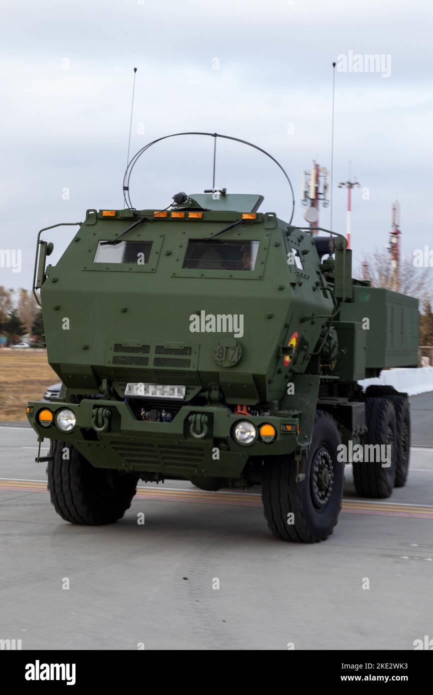 Personnel from the Romanian Land Forces 8th Tactical Operational ...