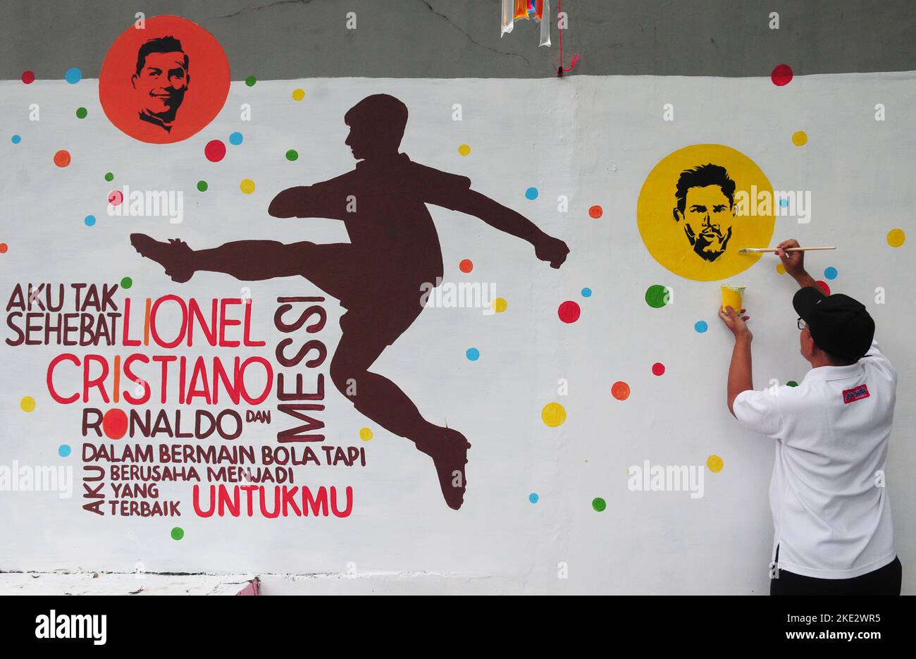 Depok, WEST JAVA, Indonesia. 9th Nov, 2022. Residents finish making ...