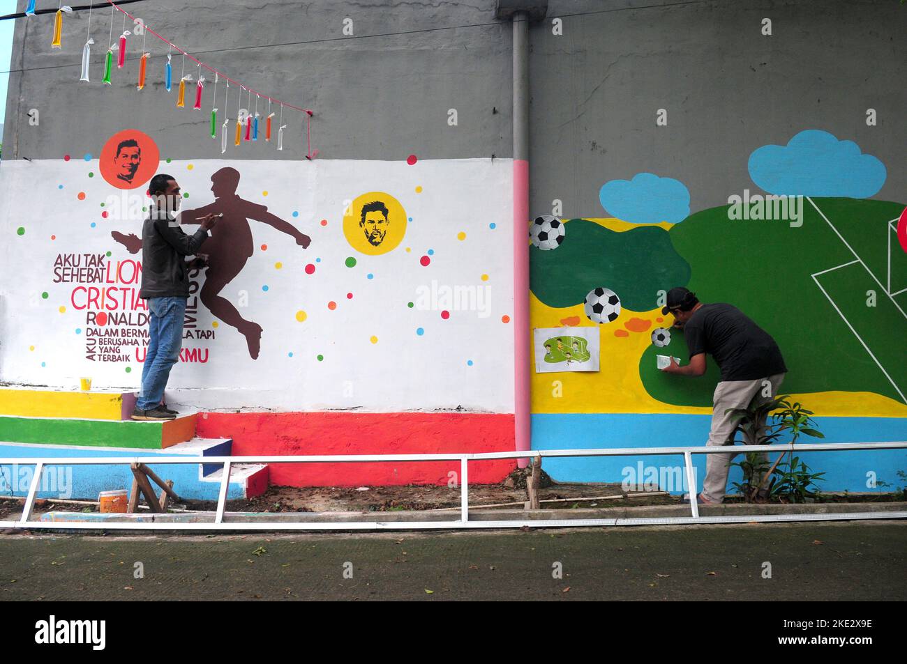 Depok, WEST JAVA, Indonesia. 9th Nov, 2022. Residents finish making ...