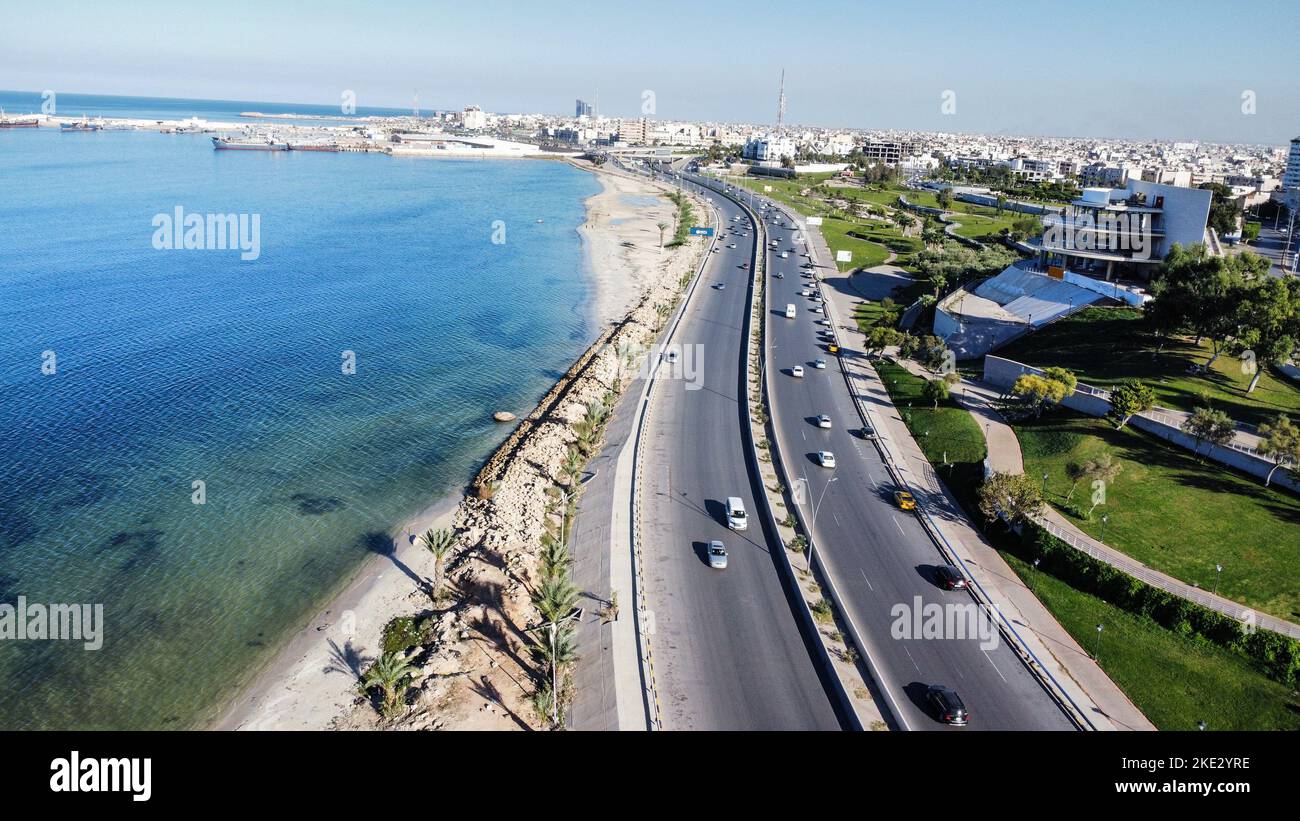 Am strand von tripoli -Fotos und -Bildmaterial in hoher Auflösung – Alamy