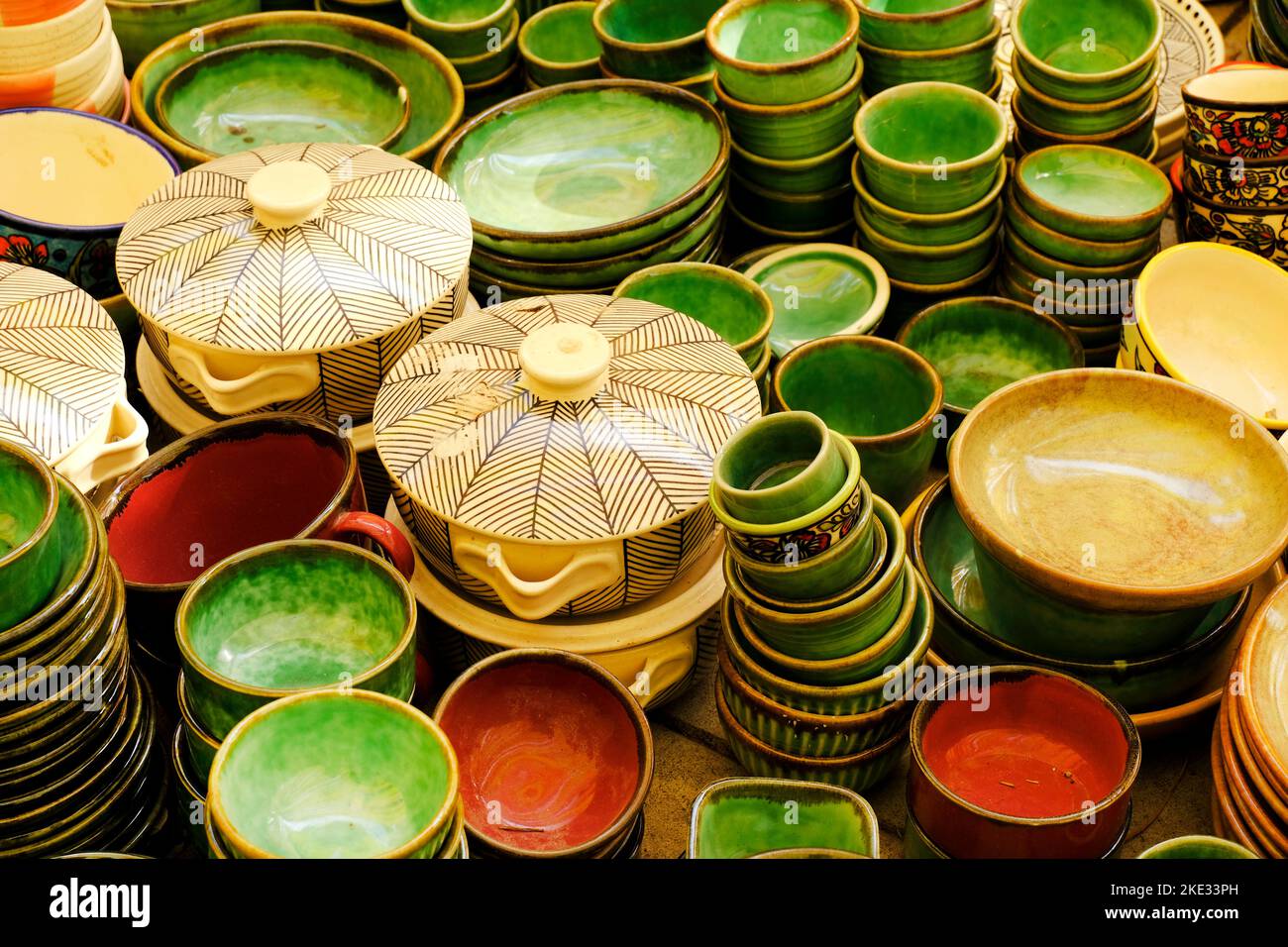Supermarket ceramics products hi-res stock photography and images - Alamy
