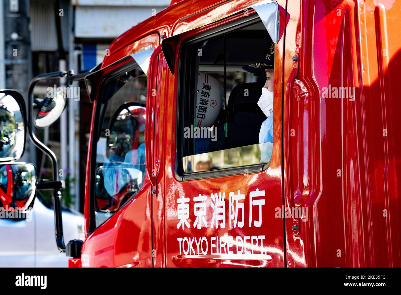 Tokyo, Japan. 6th Nov, 2022. Tokyo Fire Department firefighters take up ...