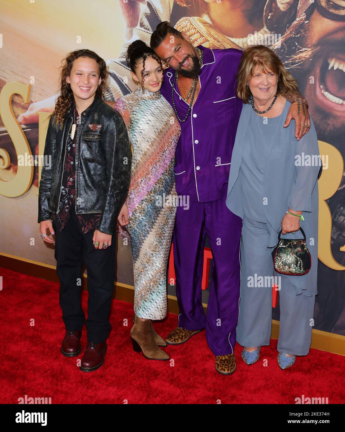 Lola lolani Momoa, Jason Momoa, Nakoa Wolf Momoa, Coni Momoa arrives at ...