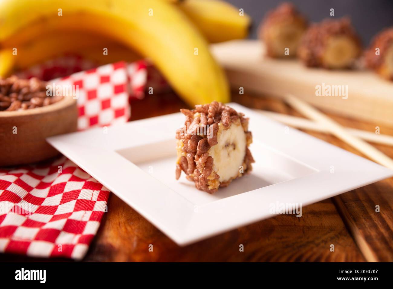 Banana sushi sweet rolls with caramel, peanut butter and chocolate ...