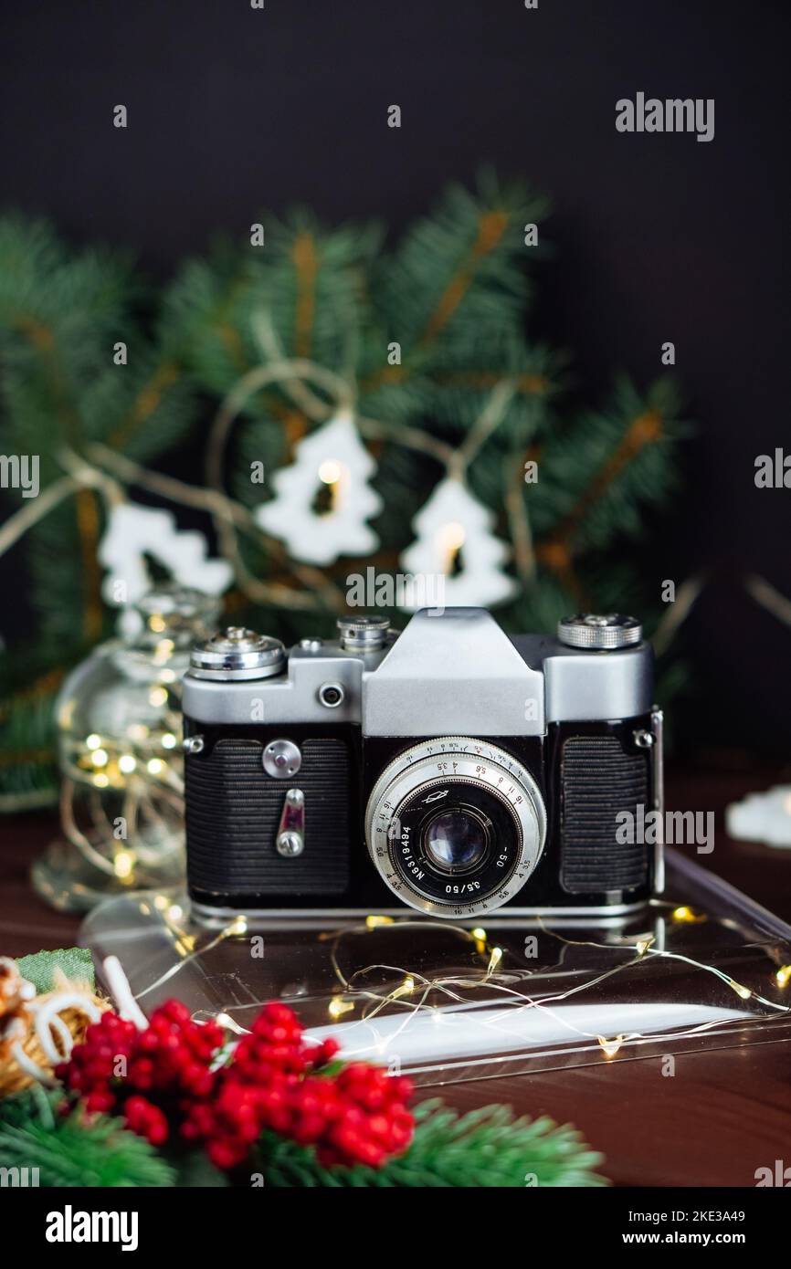 Tree old film camera hi-res stock photography and images - Alamy
