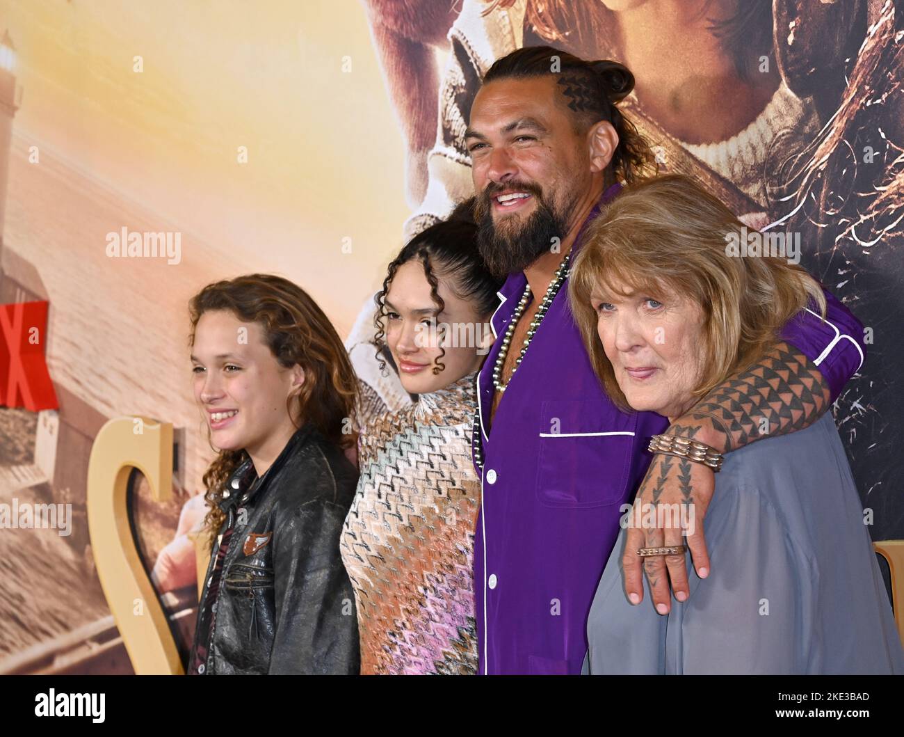 Los Angeles, USA. 09th Nov, 2022. Jason Momoa, daughter Lola Iolani ...