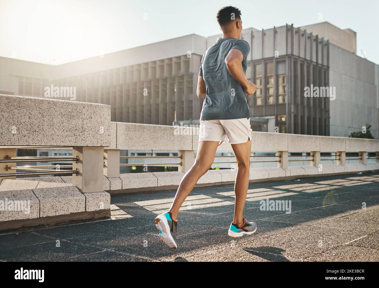 Muscle buildings hi-res stock photography and images - Alamy