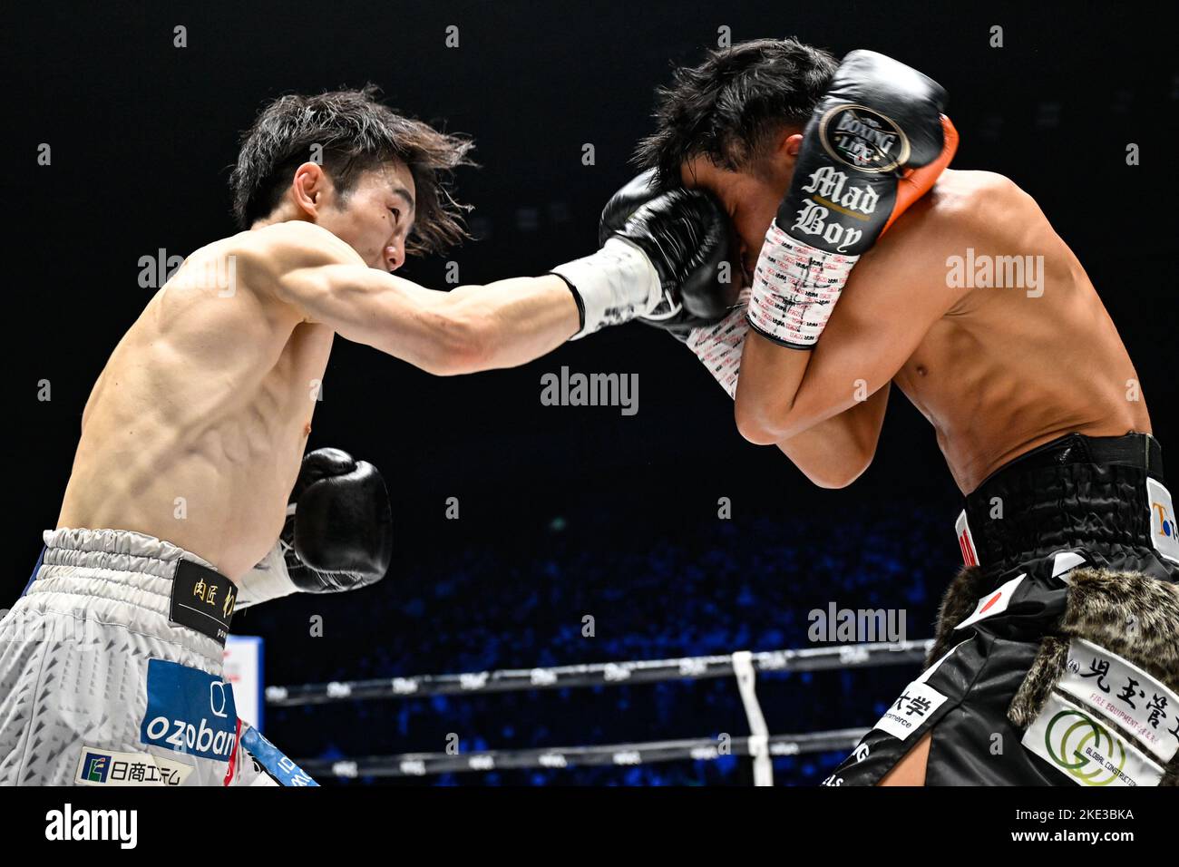 Saitama, Japan. 1st Nov, 2022. WBC light flyweight champion Kenshiro Teraji (white trunks) and ...